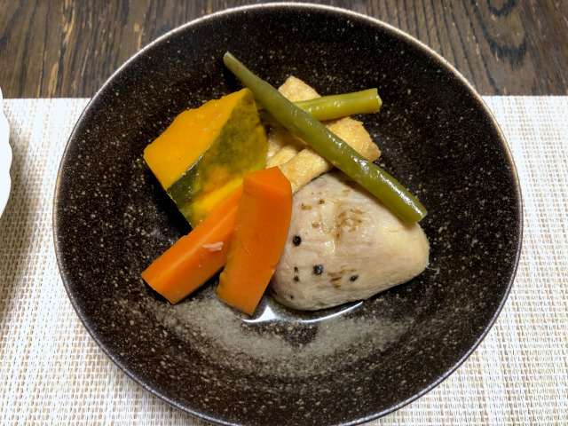 ケイジャンチキン風: ぜんまいにもん